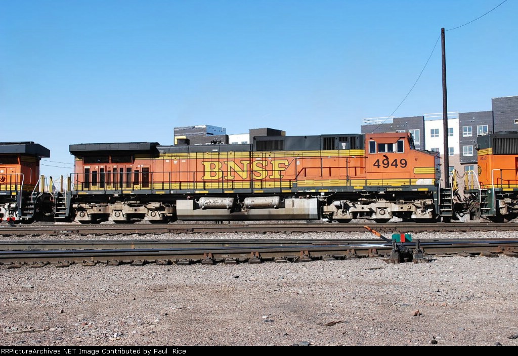 BNSF 4949